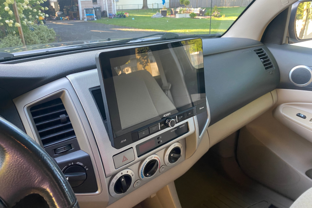 6 Example Head Unit Setups For Tacoma