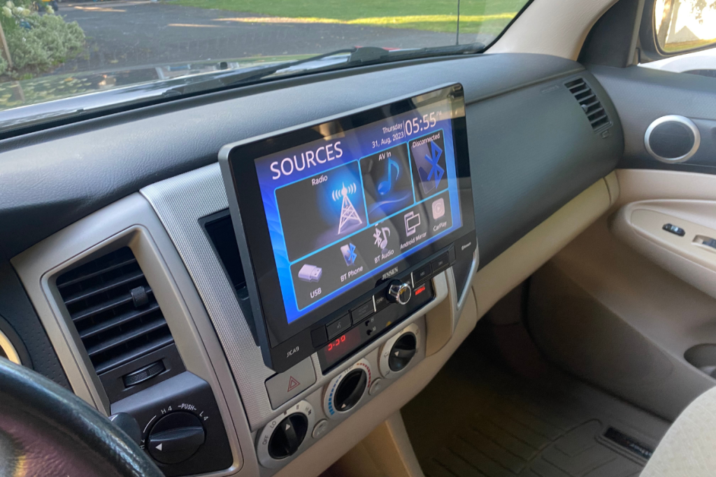 6 Example Head Unit Setups For Tacoma