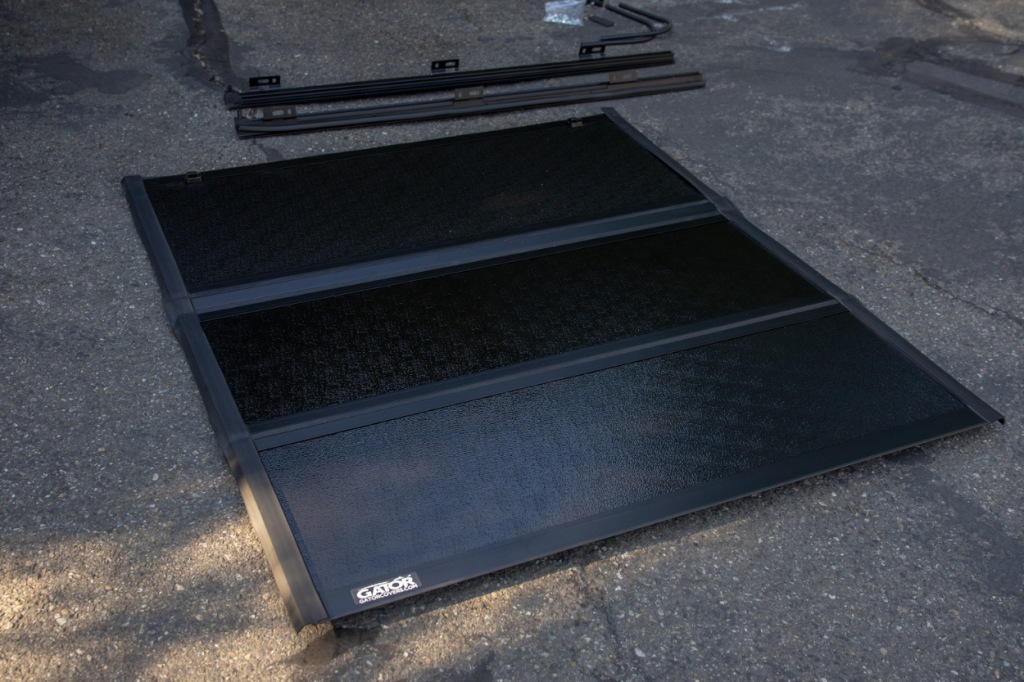 Gator EFX Hard Fold Tonneau Cover For 2nd & 3rd Gen Tacoma