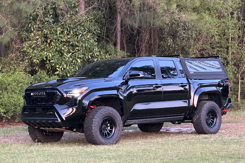 WildTop Soft Truck Cap For Tacoma - Review